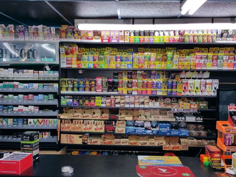 Smokin Spades Premier Smoke and Vapor Shop - 11180 W Flagler St #7 ...