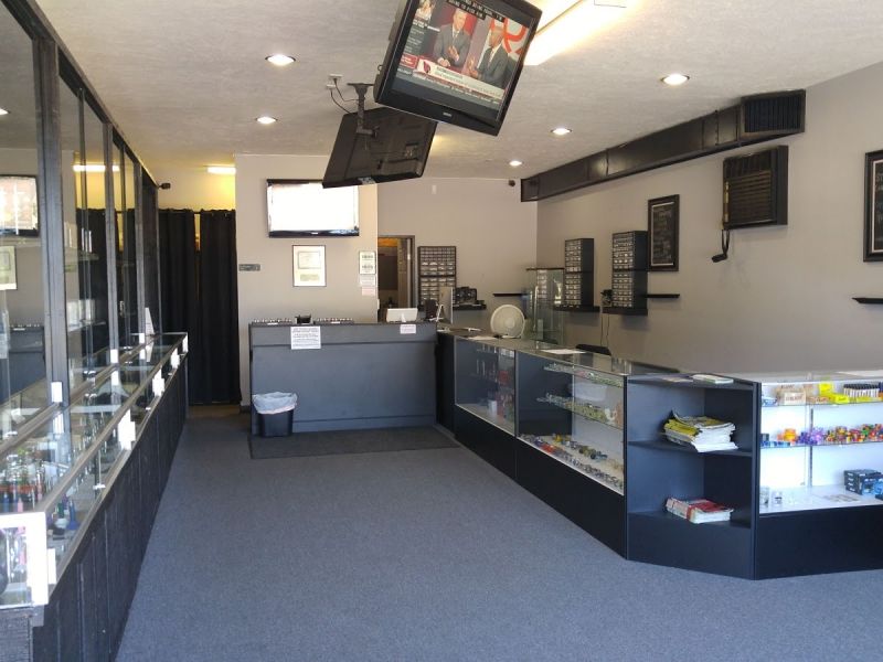 HeadQuarters Vape & Smoke Shop - 3022 E Michigan Ave Lansing, MI