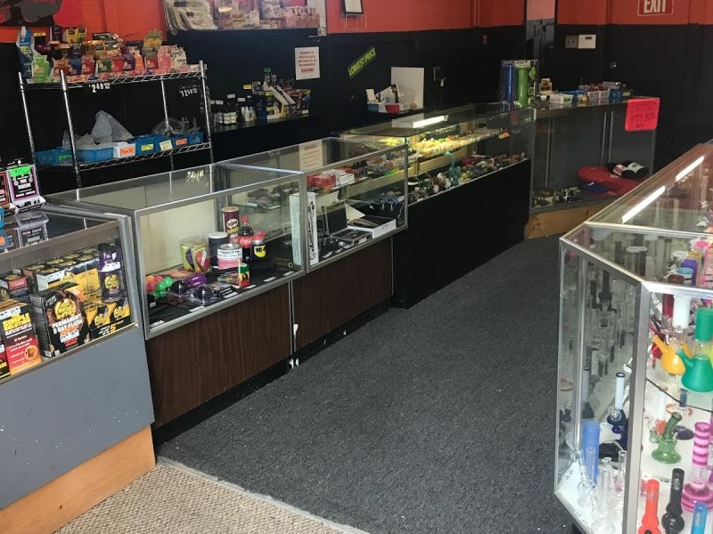 Puff Pass Glass - 11 E 4th St Bethlehem, PA